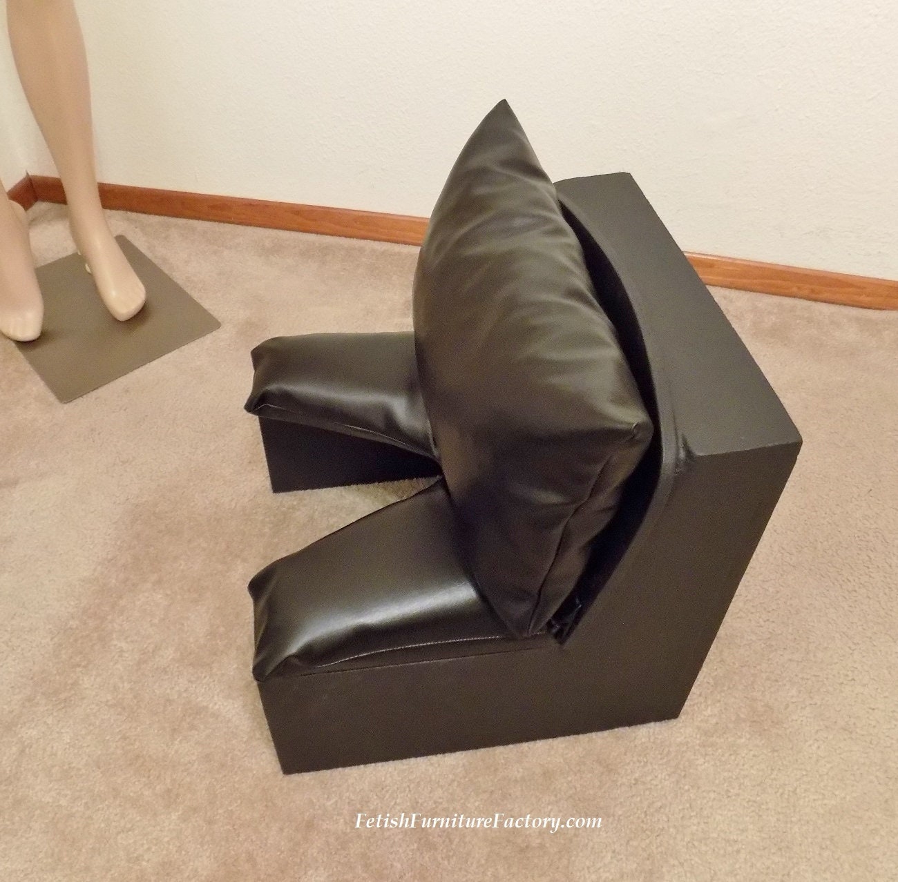 Mature: Queening Chair, Face Sitting Chair, Queening Stool, Sex ...