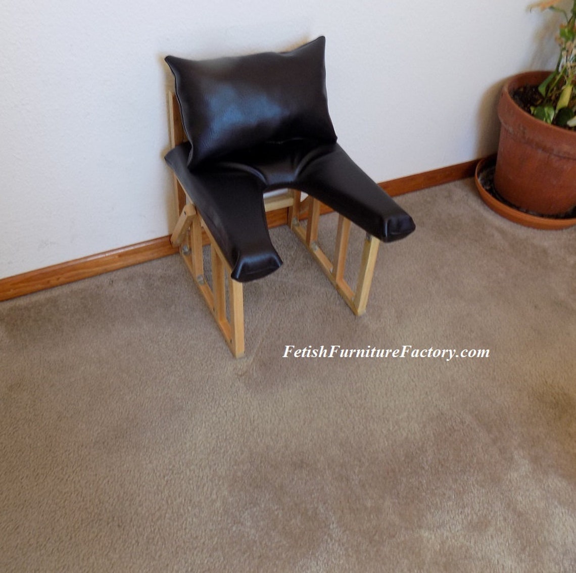 Mature: Queening Chair, Face Sitting Chair, Queening Stool, BDSM Toy ...