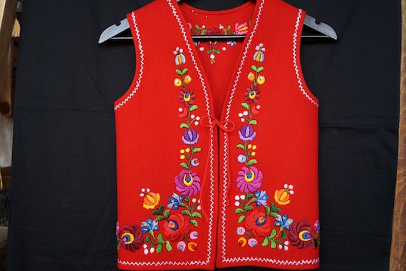 Hungarian Matyo Girl Vest Floral Hand Embroidered Vest Folk - Etsy