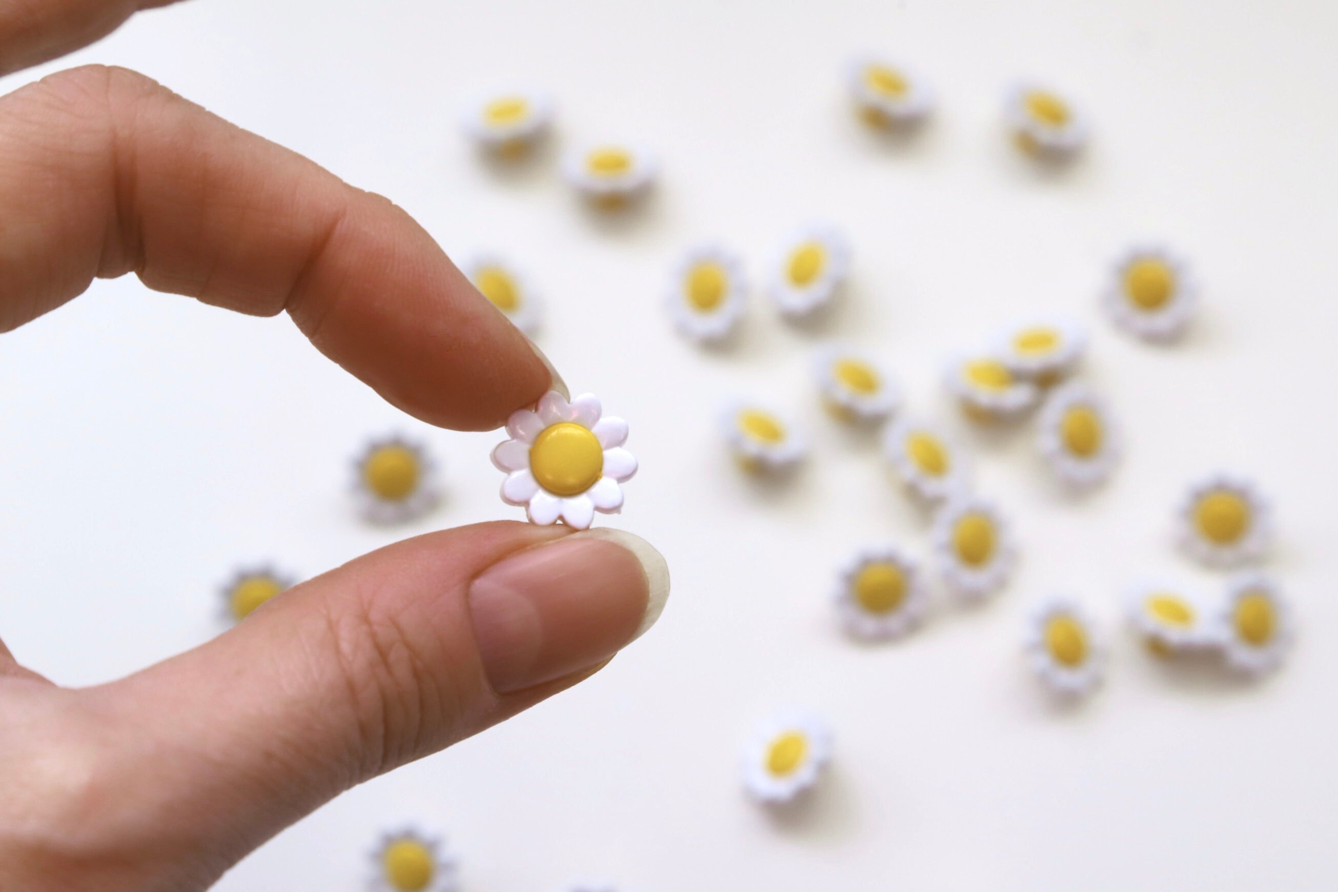 Pair of Cute Flower Buttons - Novelty Daisy Plastic Buttons - Perfect ...