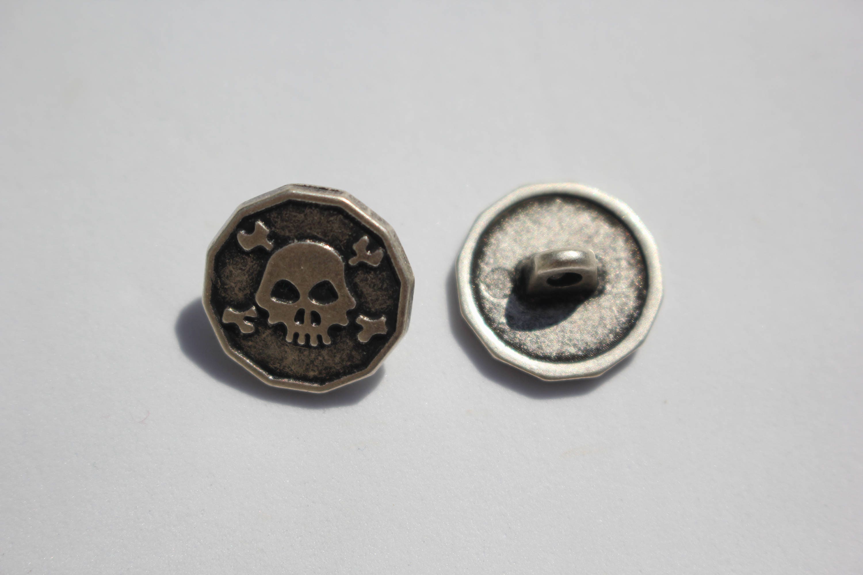 Skull Buttons Solid Metal Antique Silver or Brass Pirate - Etsy UK