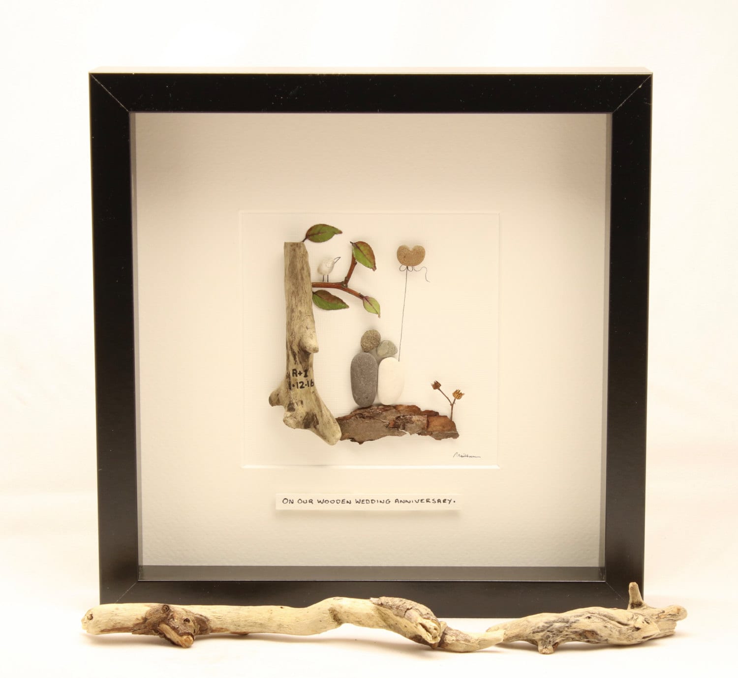 Pebble Picture of Couple, Gift for Couples, Wooden Wedding, Pebble Art ...