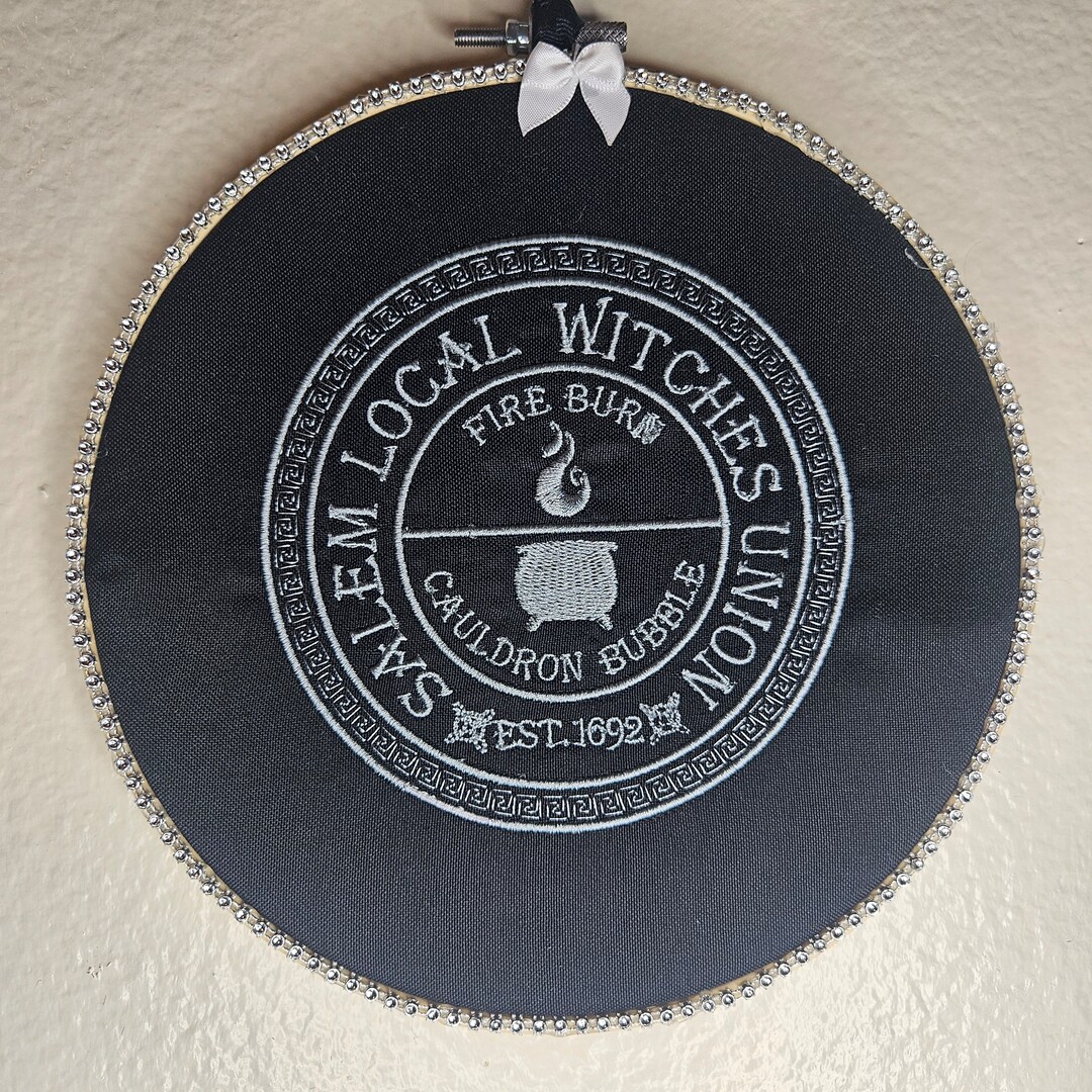 Salem Local Witches Union - 8" Round Wall Hanging - Home Decor BLACK ...
