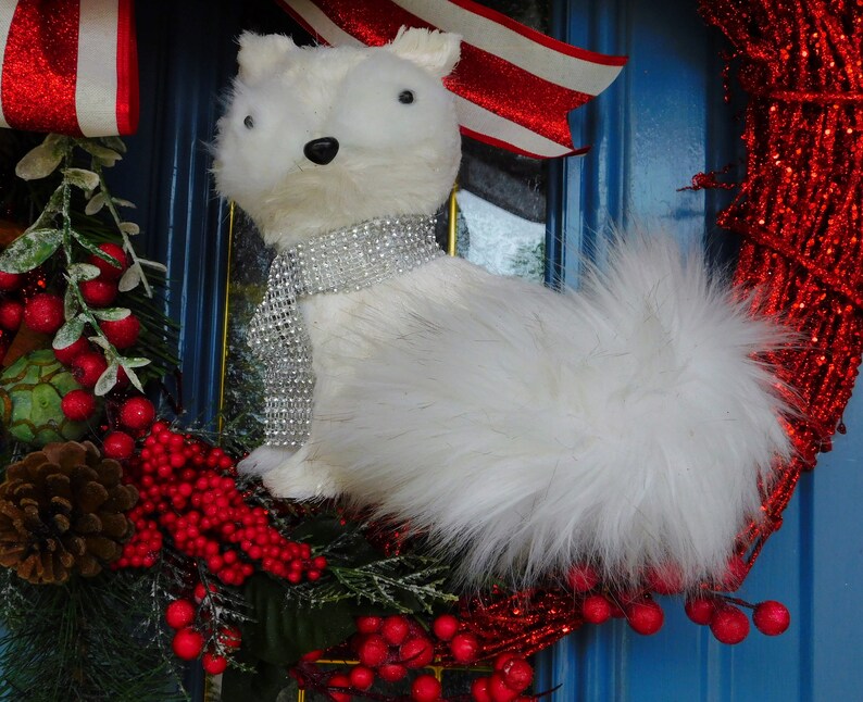 Arctic Fox on a Christmas Red Grapevine Glitter Wreath, Christmas Fox ...