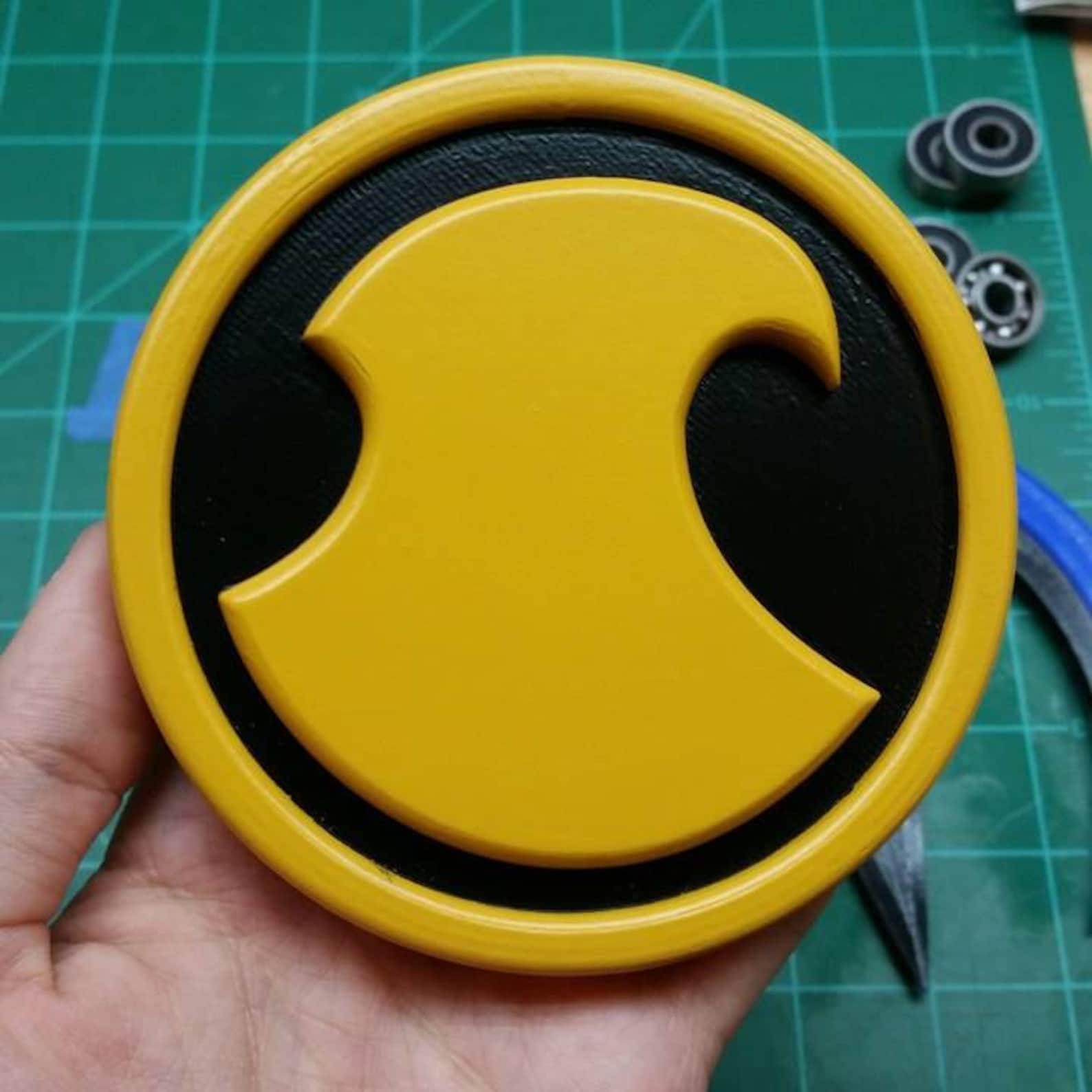 Red Robin Inspired Emblem - Etsy