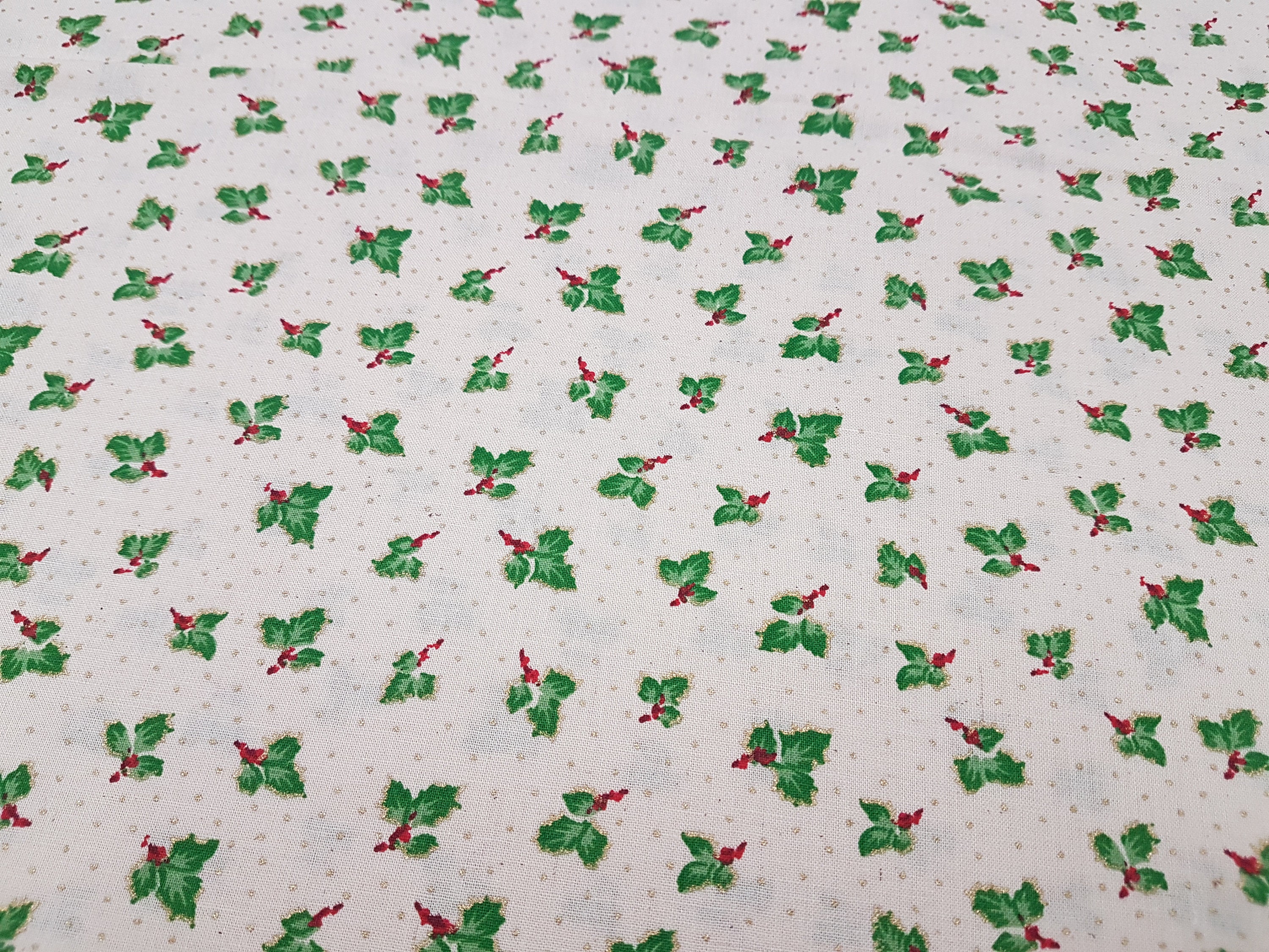 Christmas Fabric Traditional Holly Print Green/red on Ivory - Etsy