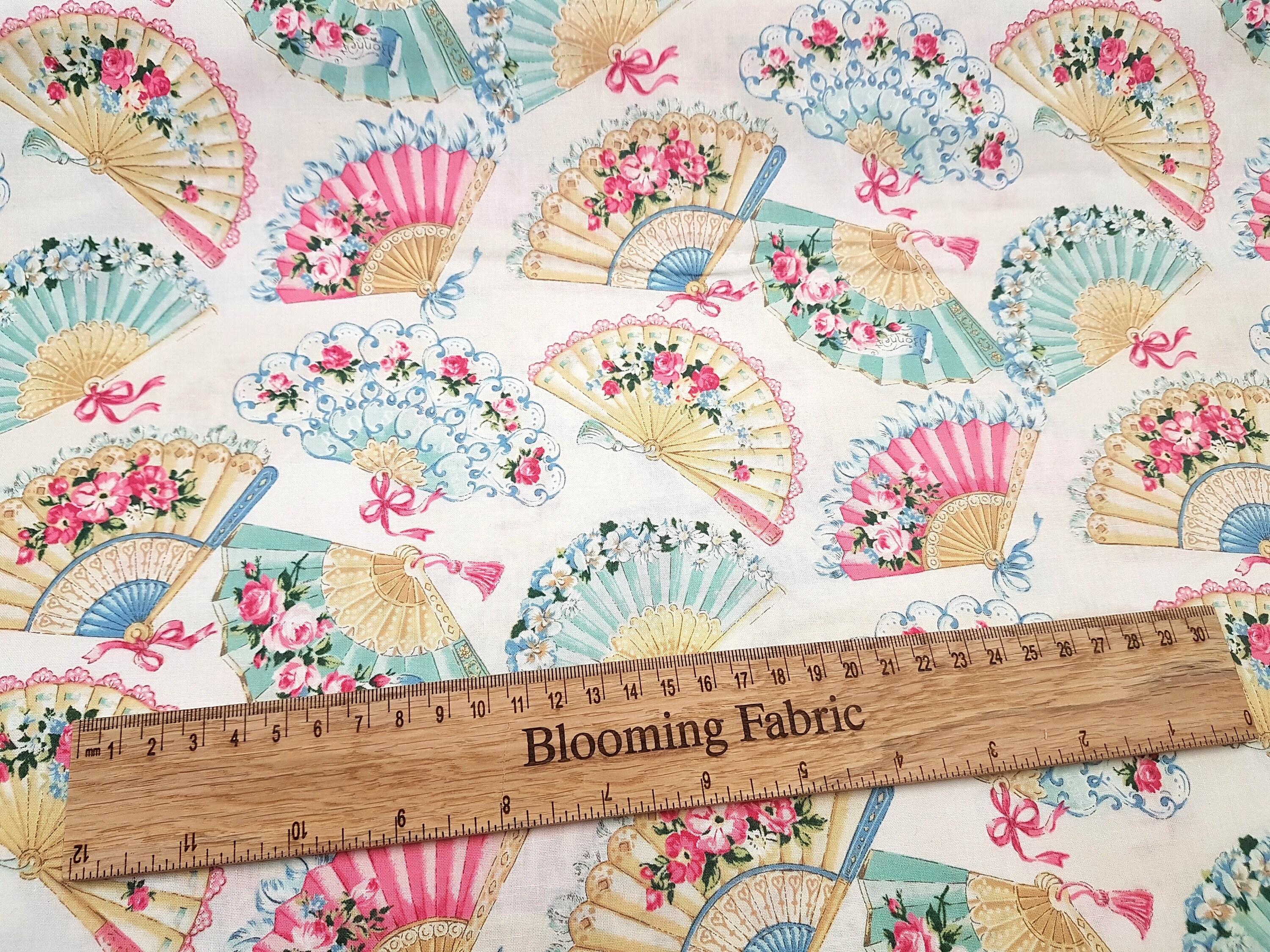 Retro Fabric Victorian Fans Fabric Roses Flowers Vintage - Etsy