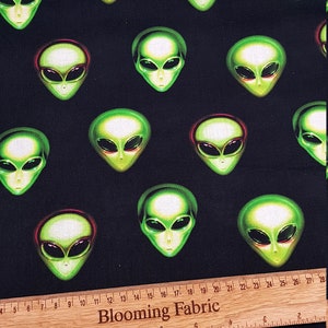 Alien Fabric Area 51 Fabric Alien Heads Fabric Acid Lime - Etsy UK