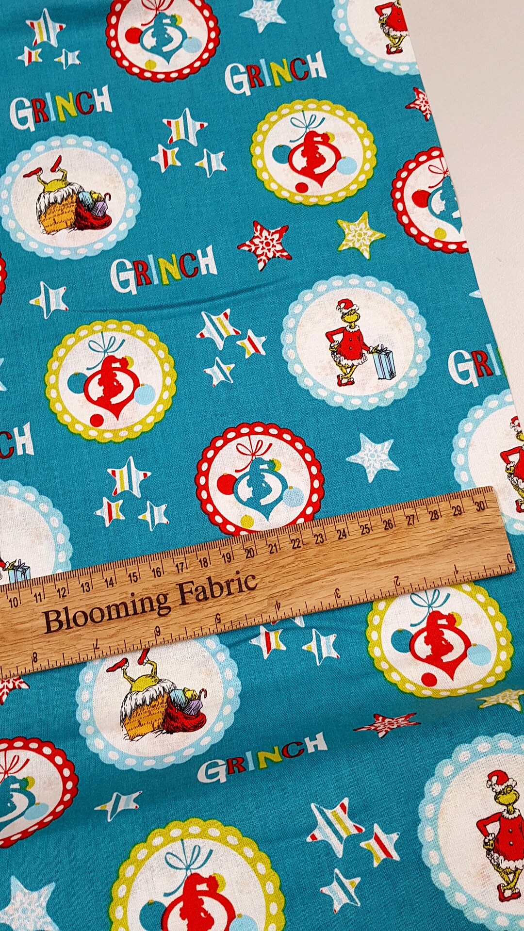 Grinch Christmas Snowflakes, How the Grinch Stole Christmas 100% Cotton ...