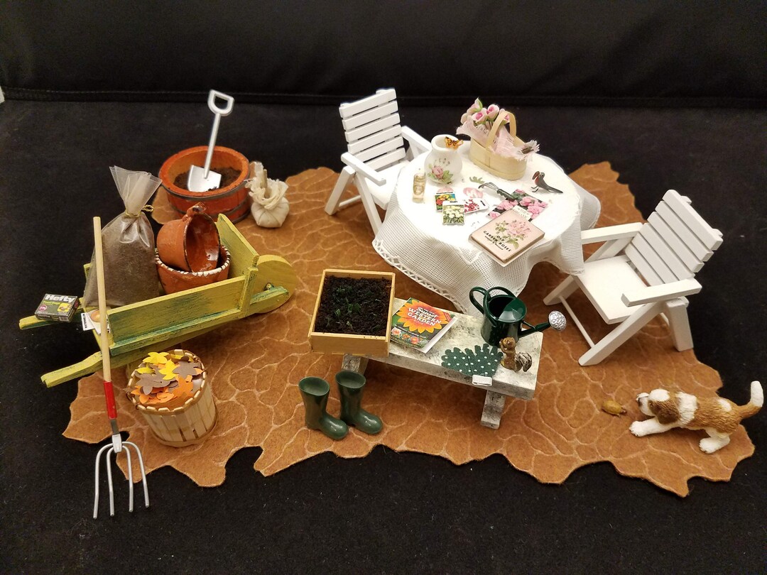 Mini Garden Table, 1/12 Scale - Etsy