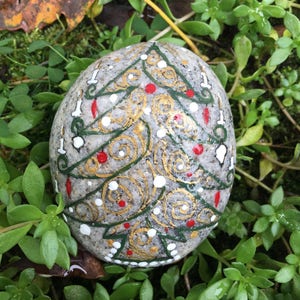 Hand Painted Christmas Tree Stone - Etsy
