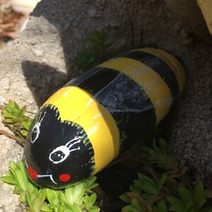 Hand Painted Red Lips Cute Bumblebee Stone - Etsy