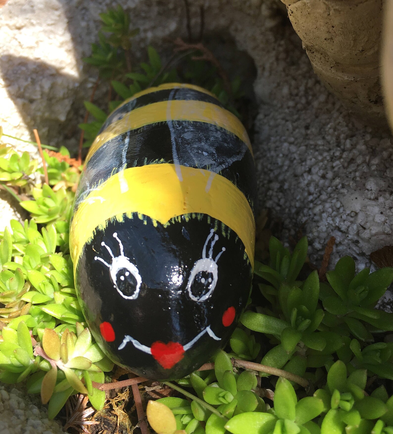 Hand Painted Red Lips Cute Bumblebee Stone - Etsy