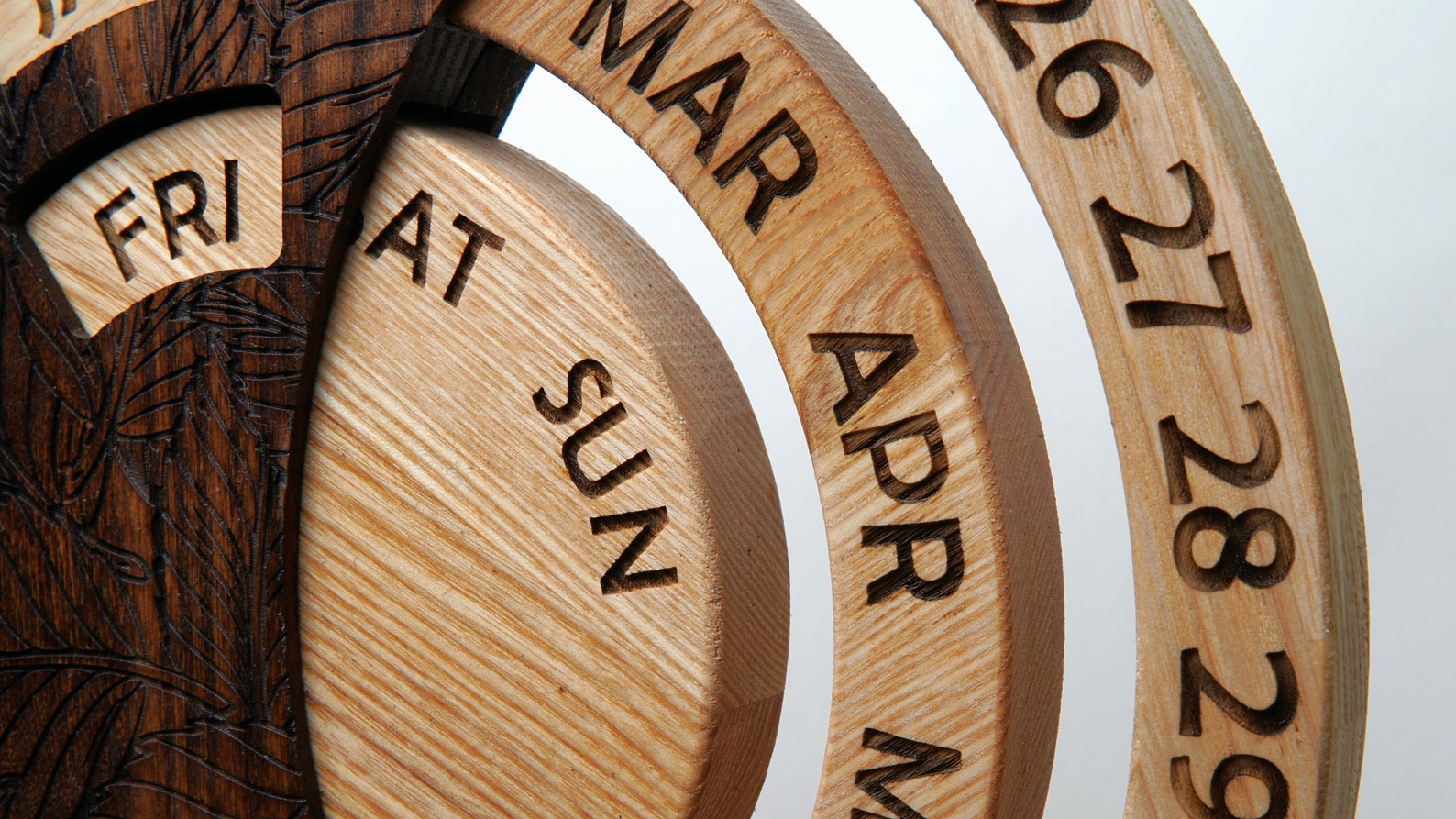 Wooden Perpetual Calendar for Desk, Spin Calendar for Home & Office ...