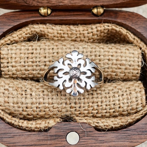 Snowflake Ring - Etsy