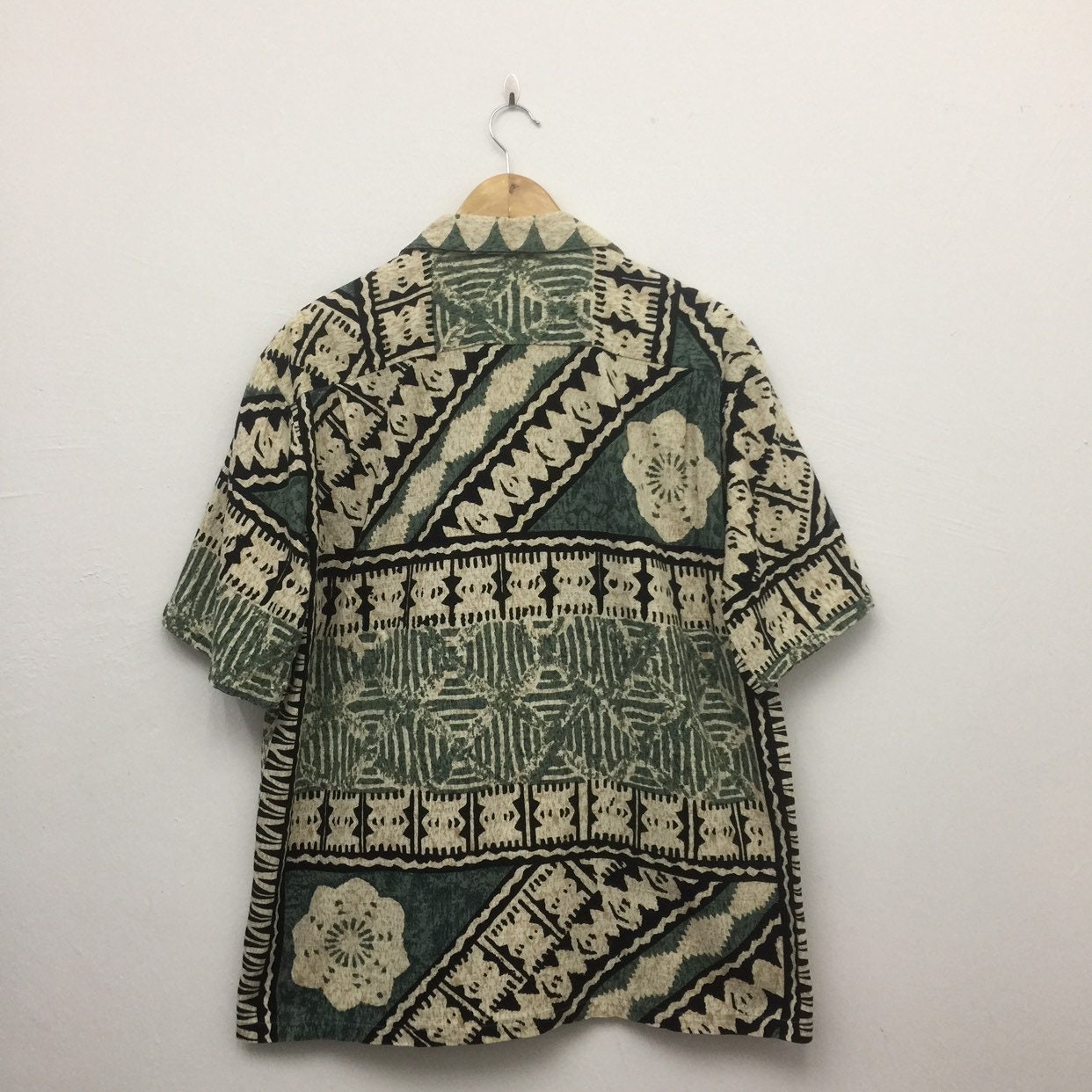 Vintage Hilo Hattie Hawaiian Aloha Shirt Size Large - Etsy