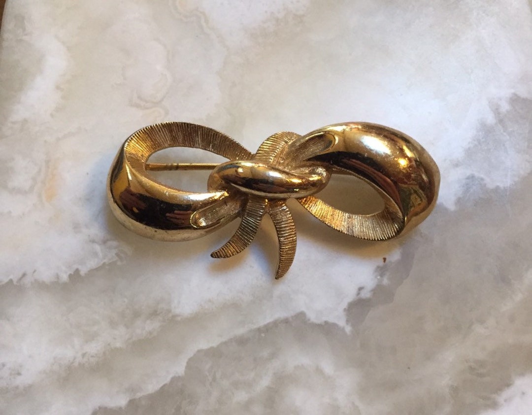 Monet Brushed Gold Tone Bow Brooch - Monet Golden Bow Pin - Etsy