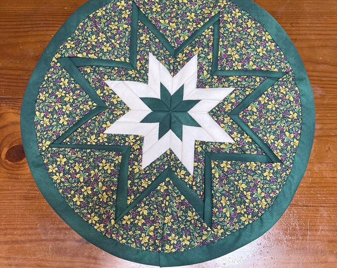 Quilted Folded Star Table Topper - Green Grape Ivy Quilted Table Mat - Etsy