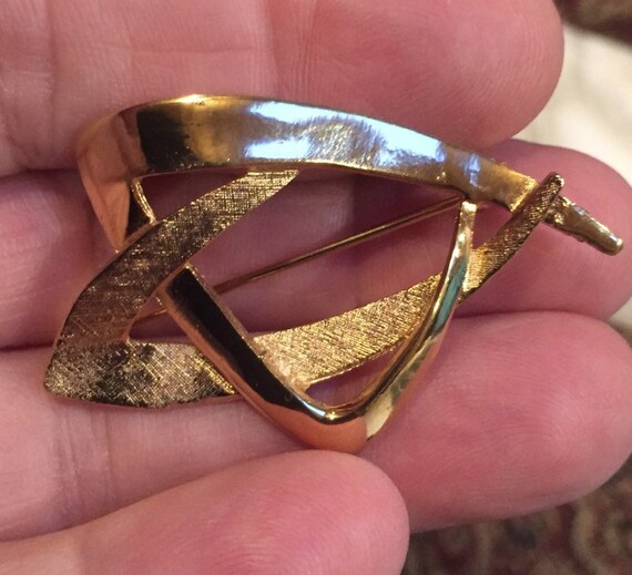 Coro Gold Tone Triangular Pin - Coro Modern Style Bro… - Gem