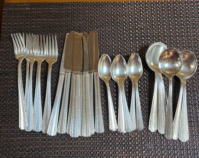 32 Piece Wm. Rogers Mfg. Company Silver Plate Flatware Set - Art Deco ...