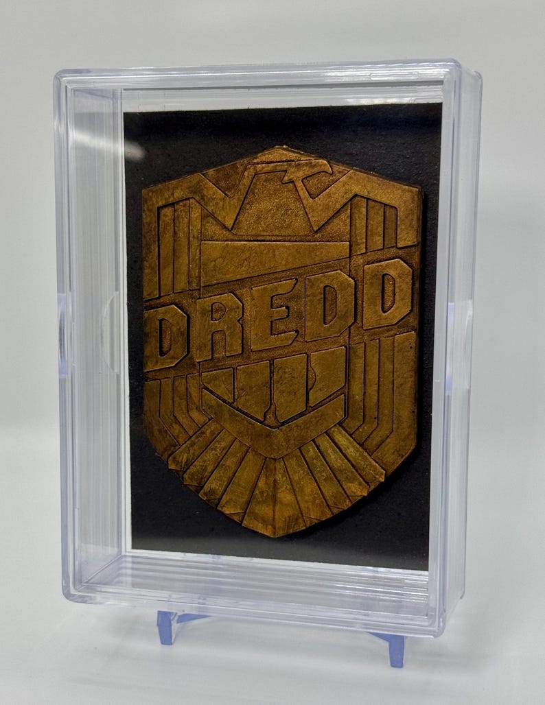 Dredd Replica Badge Display - Etsy