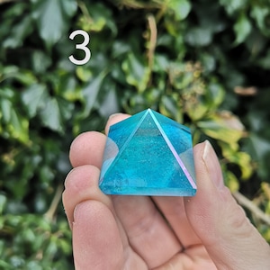 Aqua Aura Quartz Pyramid - Blue Aura Quartz Pyramid Carving 30mm ...