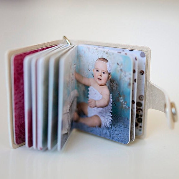 Mini Photo Album Keychain. Personalized Mothers Day Gift | Etsy