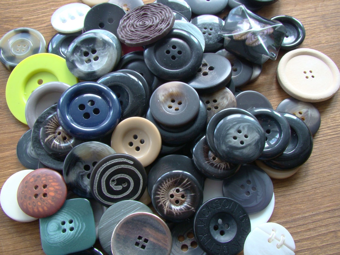 100 Random Buttons Bulk / 25mm - 50mm, 1 - 2 Inch Buttons / Assorted 2 ...