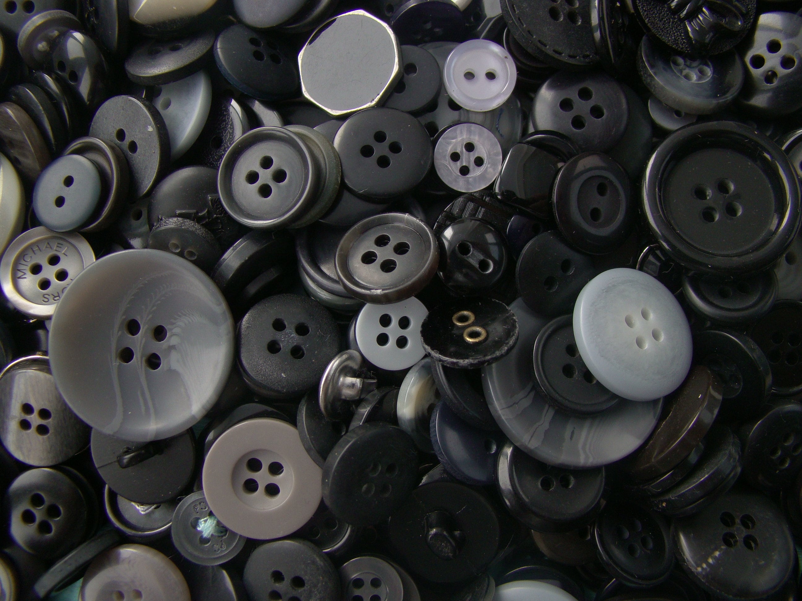 100 mixed black dark grey buttons 5-20 mm vintage buttons Bulk - Etsy 日本