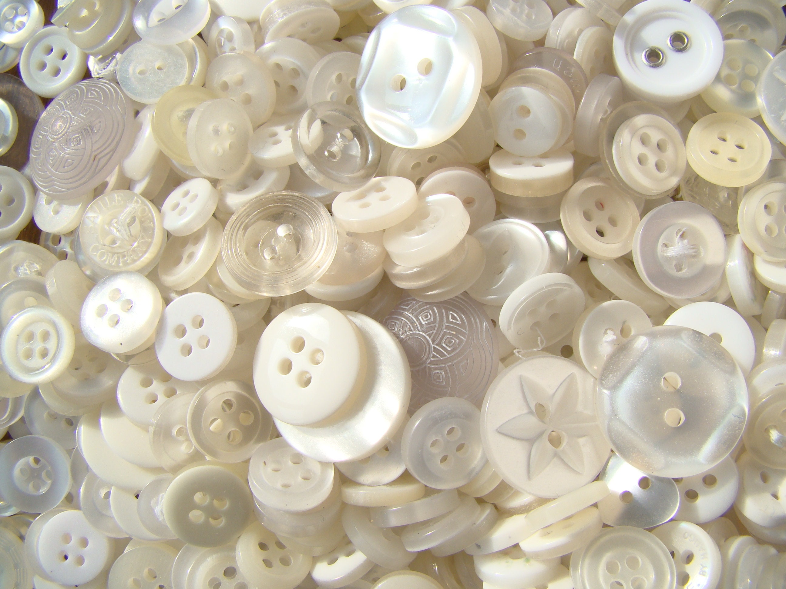 100 Buttons Bulk Assorted Buttons 3-20 Mm, 1/5 3/4 Inch White, Cream ...