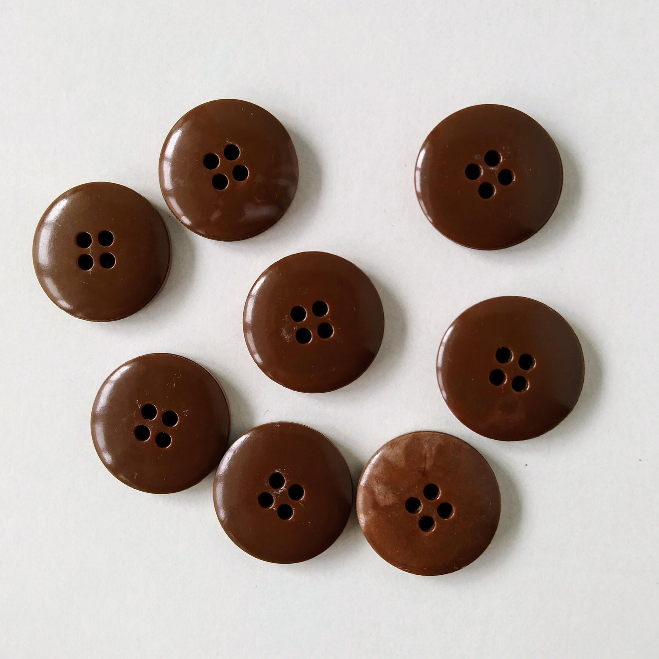 Botones vintage 8 botones de tonos marrones moteados Plástico, 4 ...