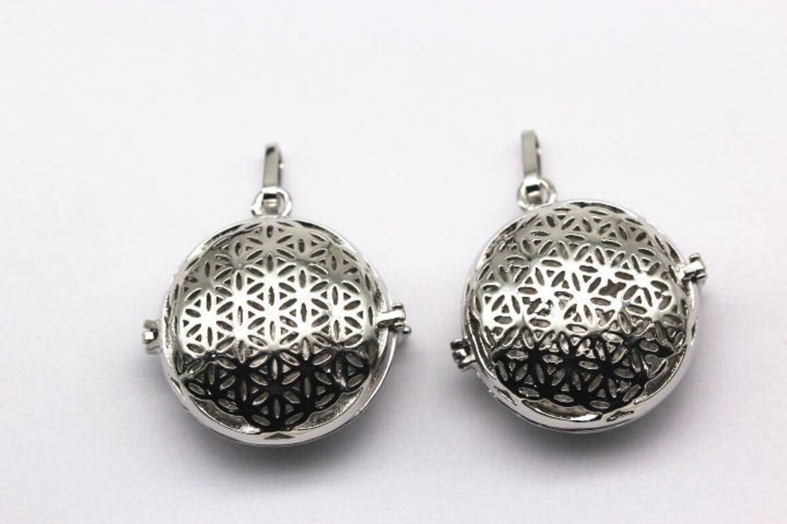 Silver Metal Oil Diffuser Pendant Flat Round Size 16x30mm Sold | Etsy