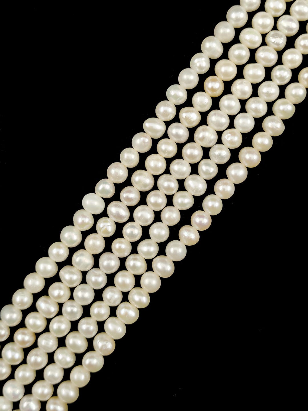 Natural White Fresh Water Pearl off Round Shape Size 4-5.5mm 14" Strand ...