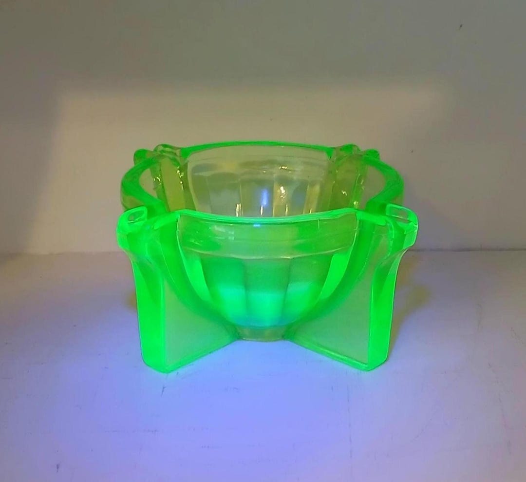 1930's Art Deco Uranium Green Glass Ashtray, Atomic Look - Etsy