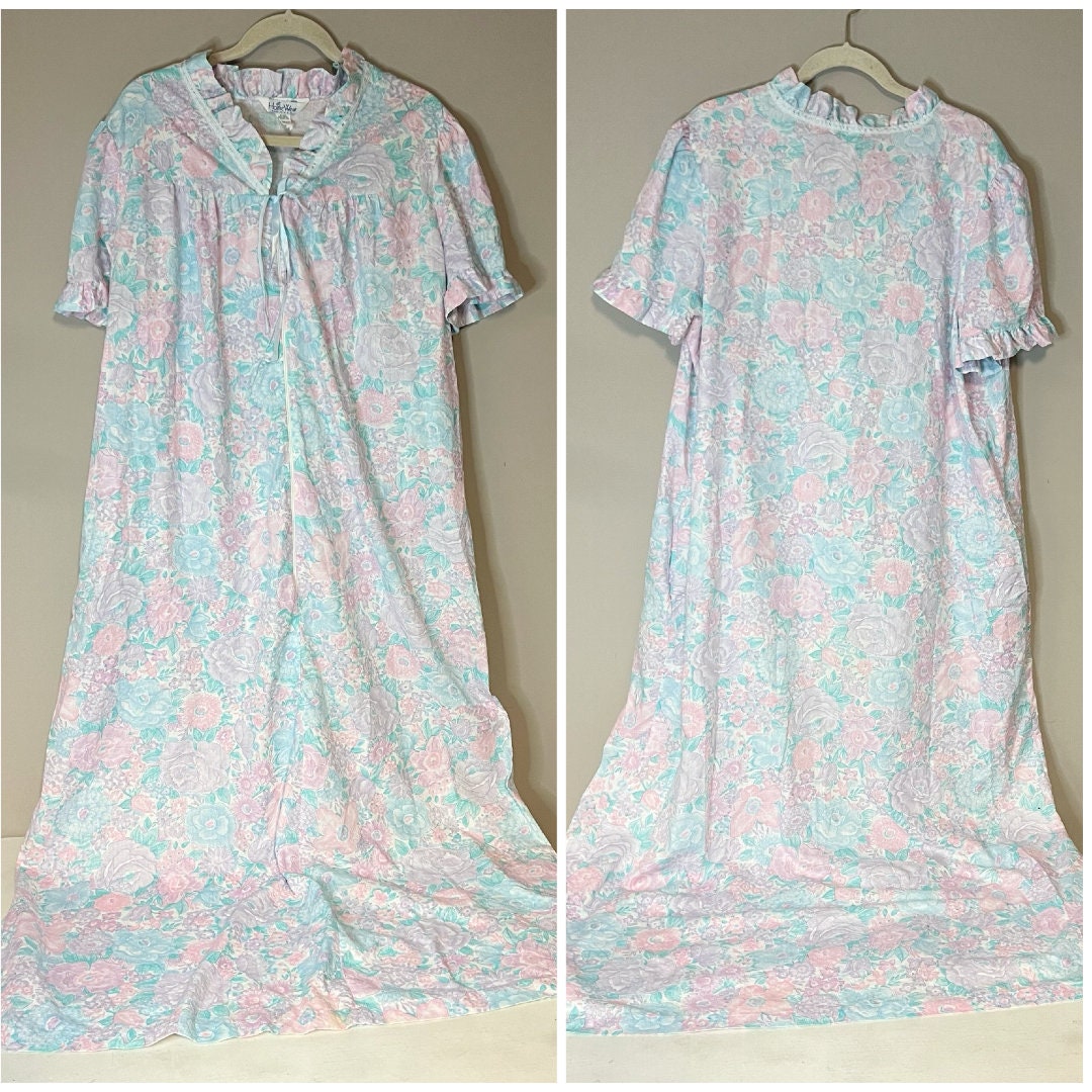 Vintage 70s at Home Wear Pastel Floral Housecoat, Vintage 1970s Floral ...