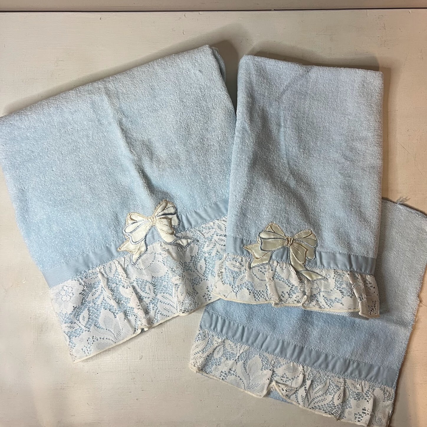 Vintage Sky Blue Lace Trim & Bow Detail Towel Set, Vintage Shabby Chic ...
