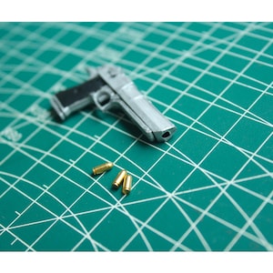 1/6 Scale Mini Desert Eagle Pistol and 3 Bullets Model Toys Set for ...