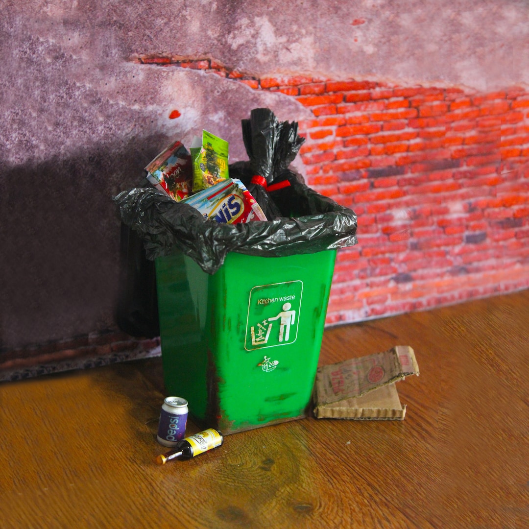 1/6 Scale Dirty Kitchen Trash Can Set: Dollhouse Miniature Diorama - Etsy