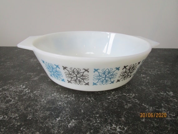 Pyrex Dish Chelsea Pattern - Etsy UK