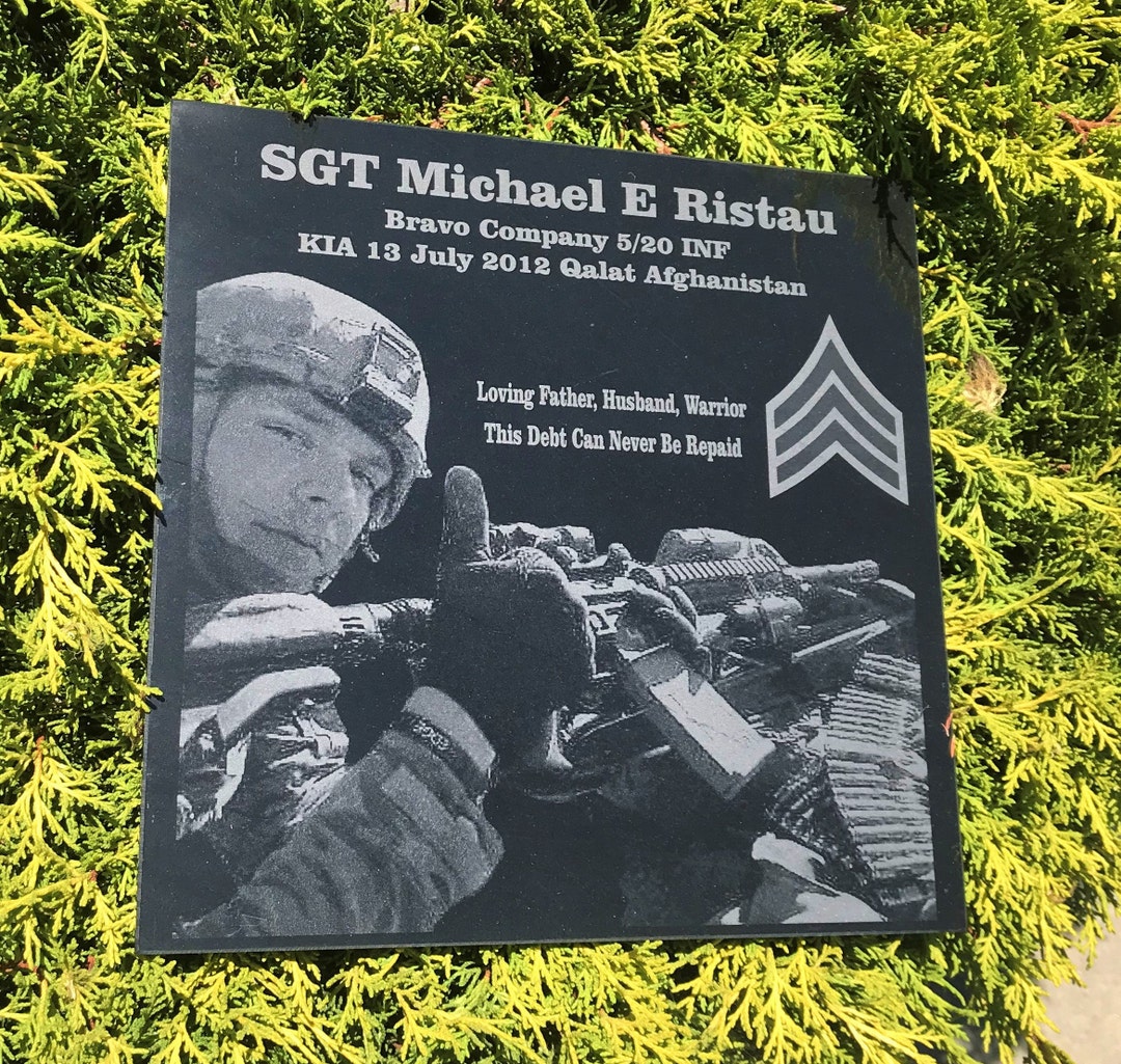 Military Soldier Engraved Memorial Stone, Veterans Memorial, Life ...