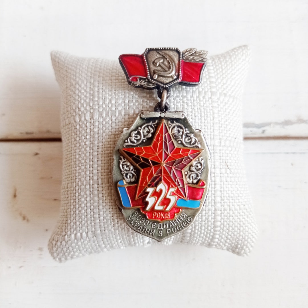 Vintage Soviet Badge Propaganda, Soviet Medal With Red Stars, Communism ...