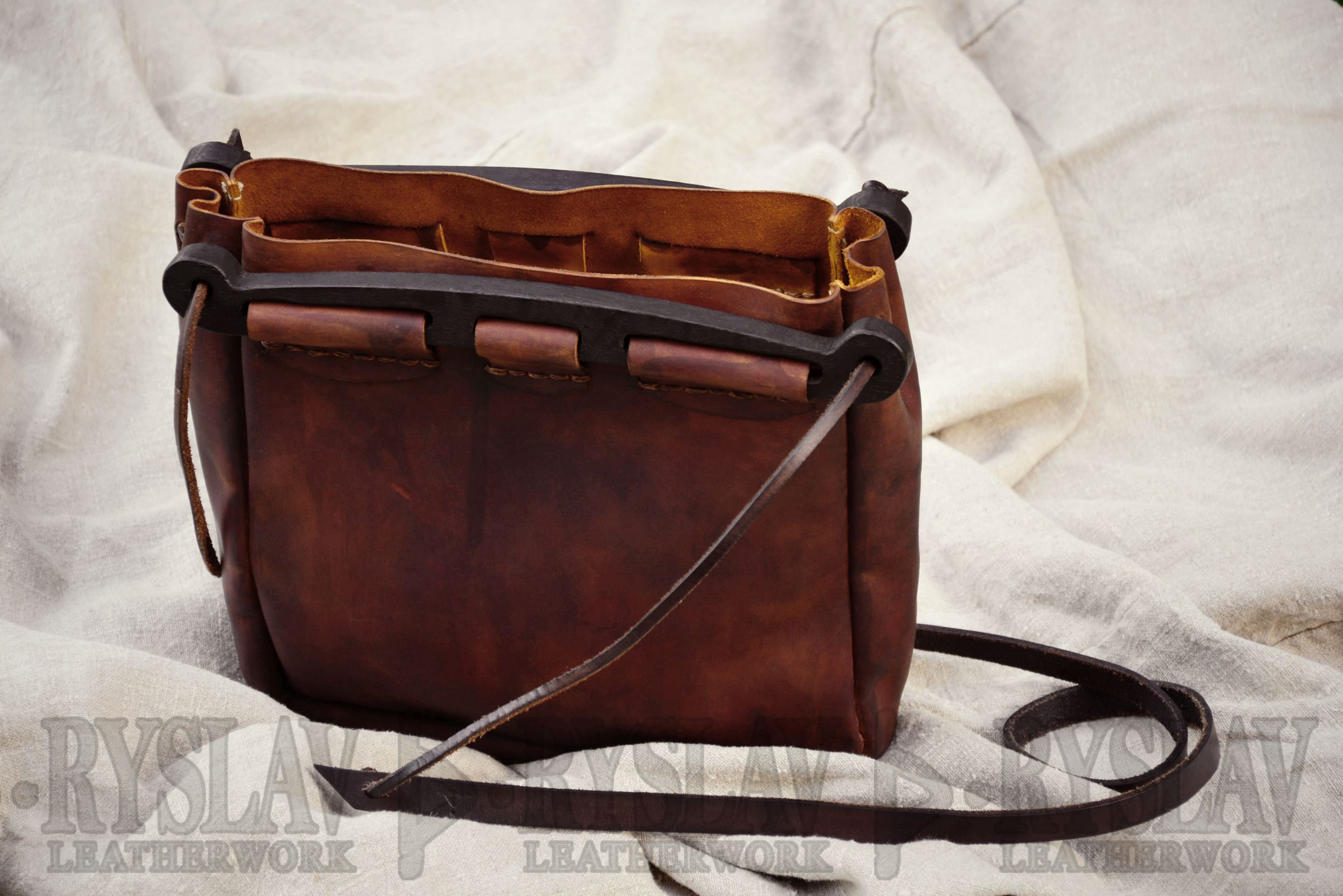 Viking Leather HANDLE Bag, Hedeby Haithabu Bag, Early Medieval ...
