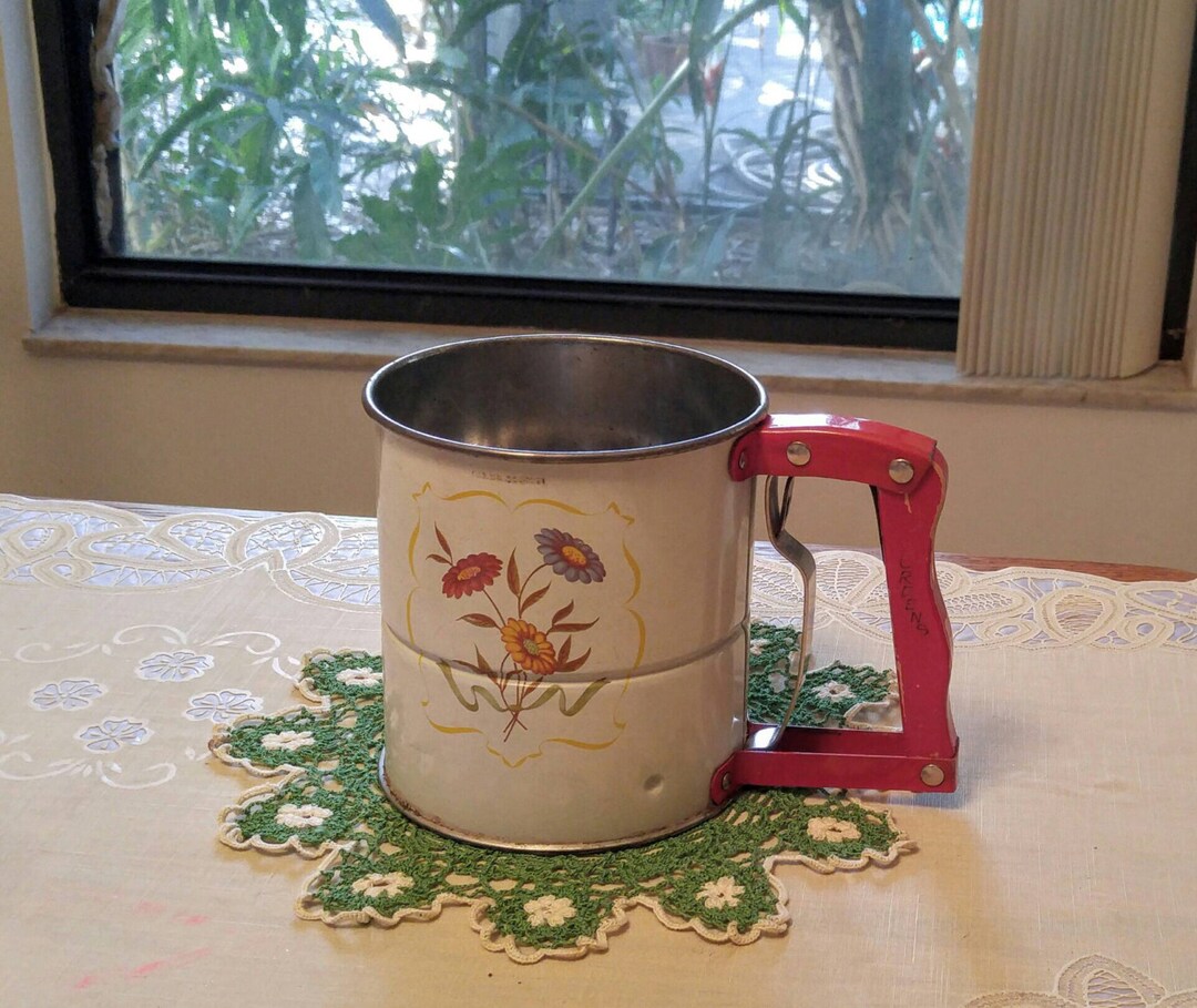 Retro Flour Sifter With Red Handle and Flowers Vintage 50s - Etsy