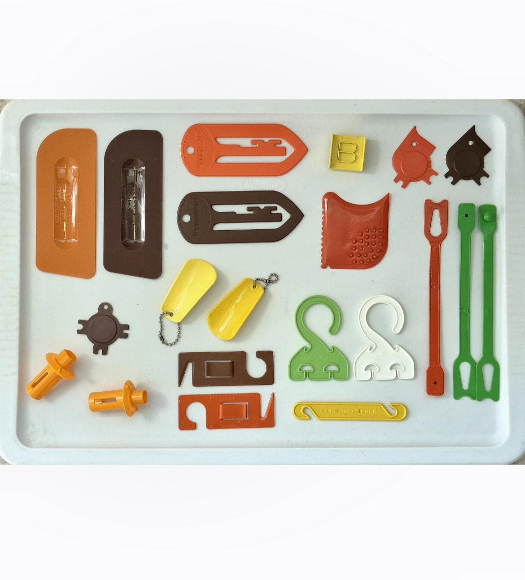 CHOICE Vintage Tupperware Gadgets and Kitchen Tools Retro 70s & 80s ...