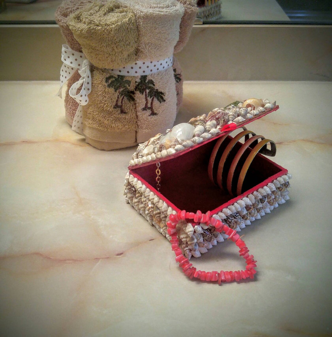 Shell Covered Box With Chained Lid Sailors Box Vintage Sea Shell ...