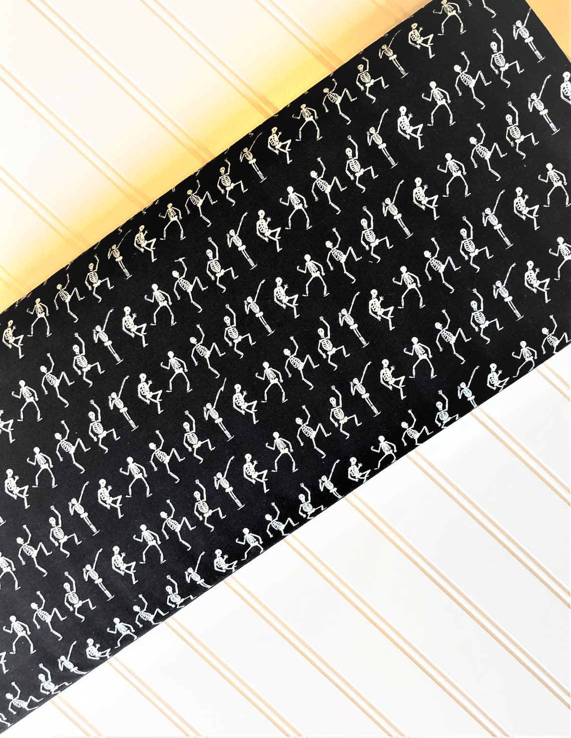 Hocus-pocus-skeleton-dancing-skeletons-glow-in-the-dark-hallow - Etsy