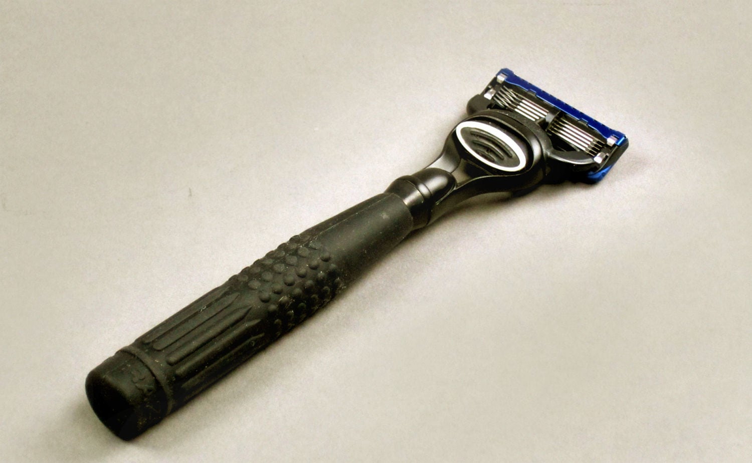 Razor-grip Shaving Razor, Rubber Handle Shaving Razor, Accessible ...