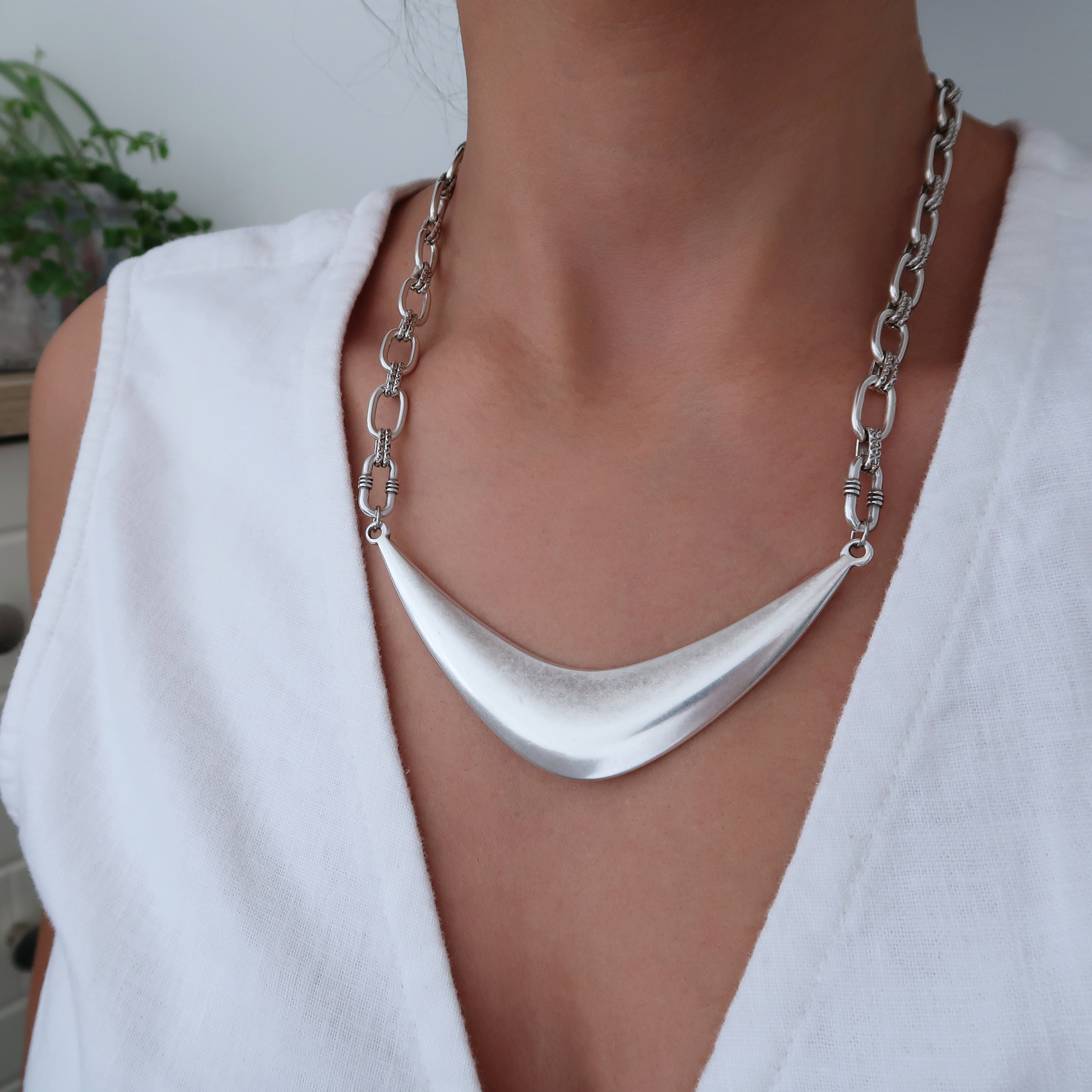 Silver V SHAPE Connector Necklace Torque Style Statement - Etsy