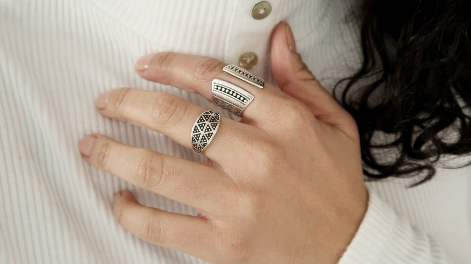 Antique Silver Oval Shape Ring With Engraved Dotted Triangles - Etsy