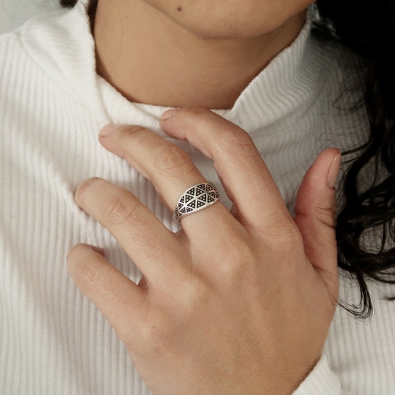 Antique Silver Oval Shape Ring With Engraved Dotted Triangles | Etsy